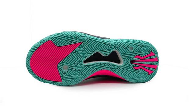 Kyrie Irving Unveils ANTA KAI 1 Speed "Celestial Guardian"