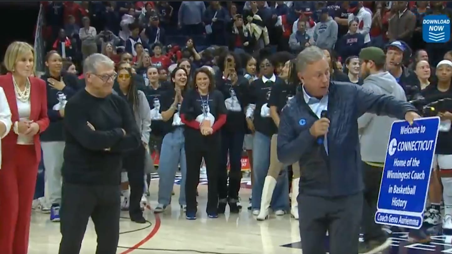 Connecticut Governor Gifts Geno Auriemma a State Road Sign in Honor of ...