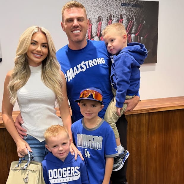 Freddie Freeman, wife Chelsea Freeman start World Series ticket giveaway