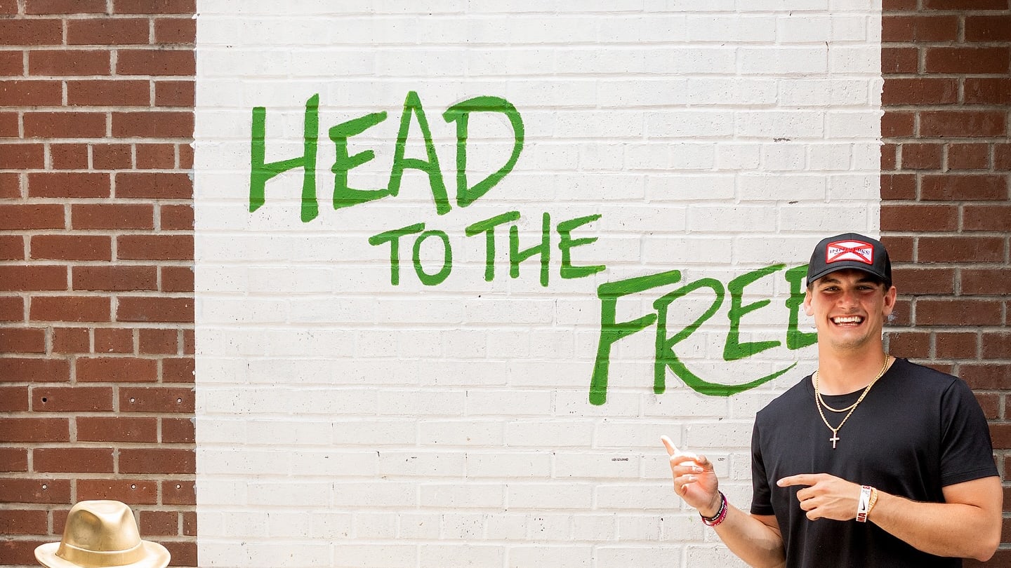 Alabama Quarterback Announces New Partnership: Roll Call