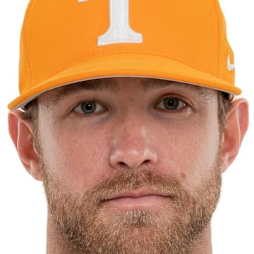 Tennessee Volunteers vs North Carolina, College World Series