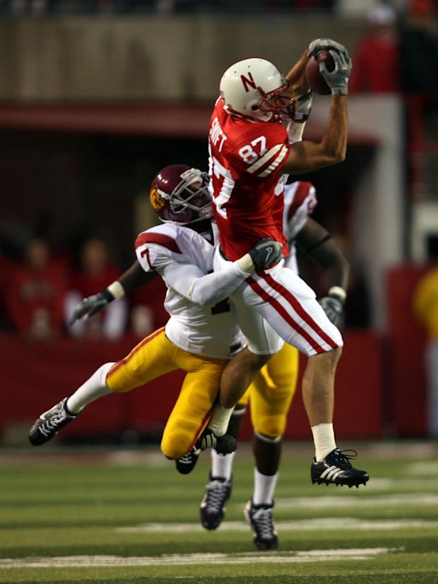 United Airlines Adds Direct Flights From Detroit, Los Angeles for ...