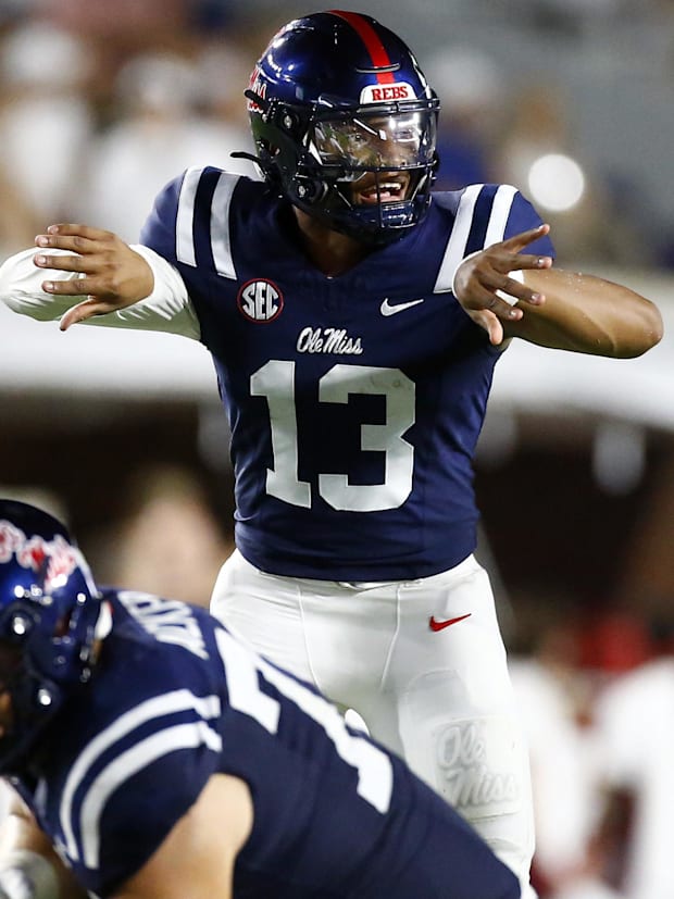 College football score predictions for Week 1 games by expert model