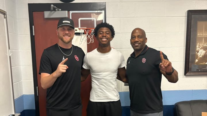 4-star Wide Receiver Prospect Commits to SEC Foe Instead of Oklahoma