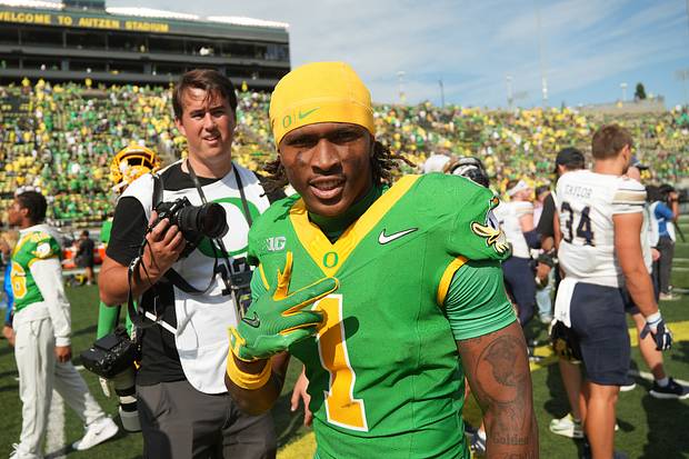 Dakorien Moore’s Composure Turns Heads in First Oregon Interview