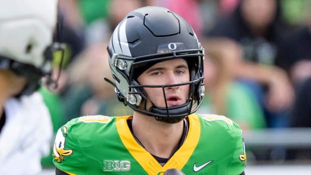 Dillon Gabriel An 'Extraordinary Role Model' For Oregon Ducks Quarterback