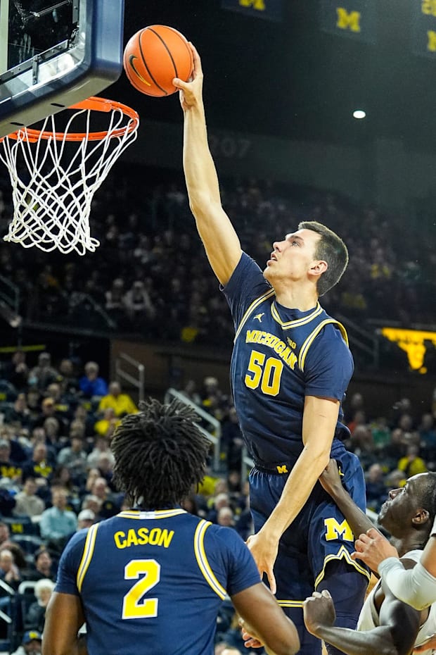 Michigan Basketball gives health update on starting center Vlad Goldin