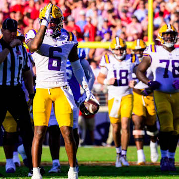 Updated AP Top-25 Poll: LSU Football Plummets, Oregon Ducks Cruise in ...