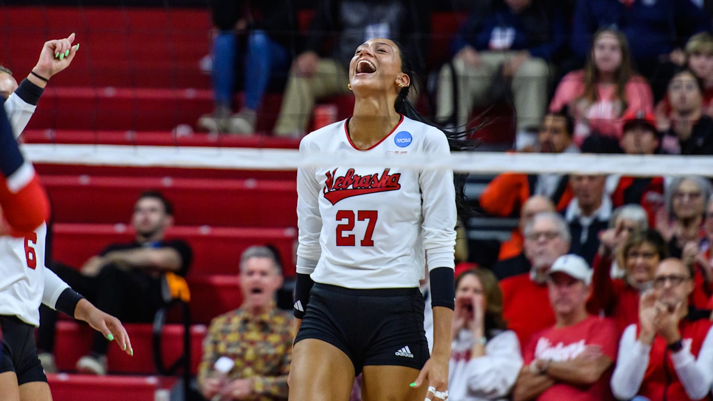 Nebraska Volleyball Advances to The Elite Eight