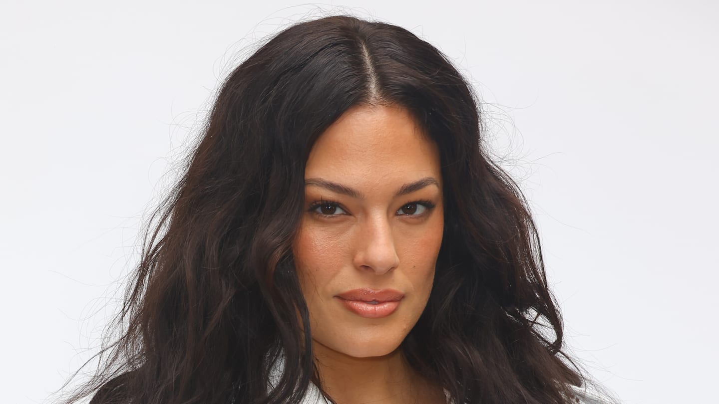 Ashley Graham Calls for Designers to Feature Plus-Sized Women at Paris ...