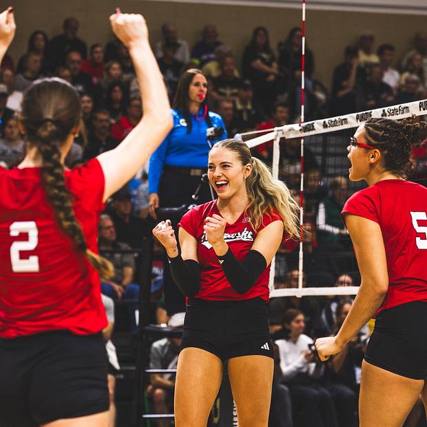 Murray Shines as Nebraska Sweeps No. 12 Purdue on the Road