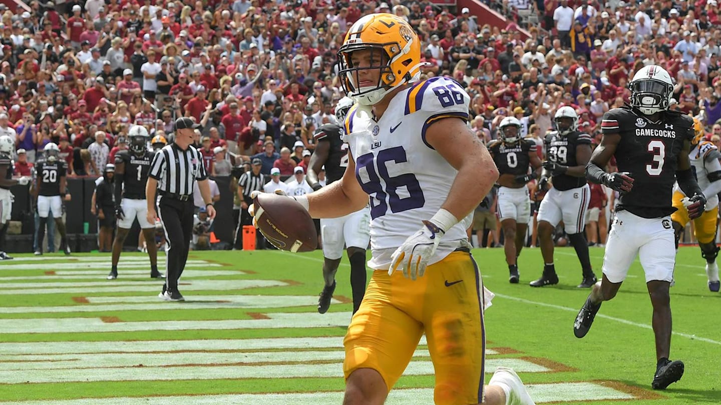 LSU vs. UCLA game odds, picks for Week 4