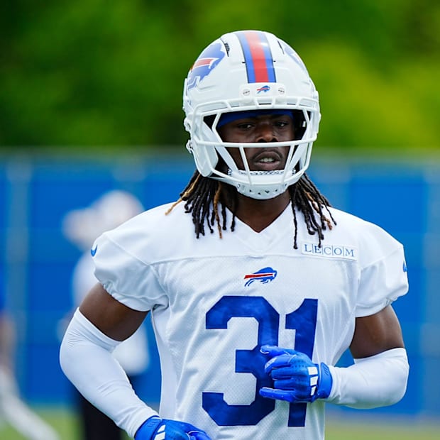 Bills' defensive coordinator advises injured rookie Max Hairston on ...