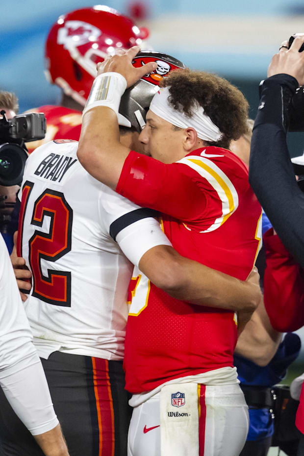 Rob Gronkowski makes decisive Super Bowl prediction between Chiefs, Eagles