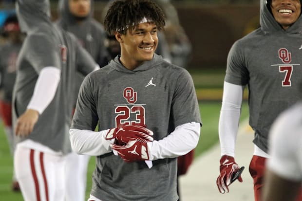 Oklahoma DB Eli Bowen Expected to Get 'Right Back at It' After Injury