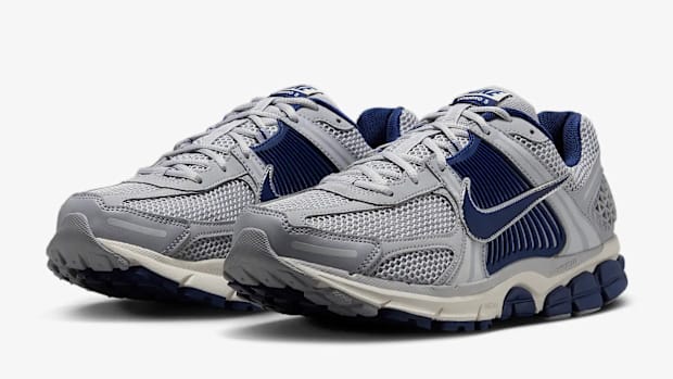 Nike's Retro Running Shoes Get New York Yankees Colorway