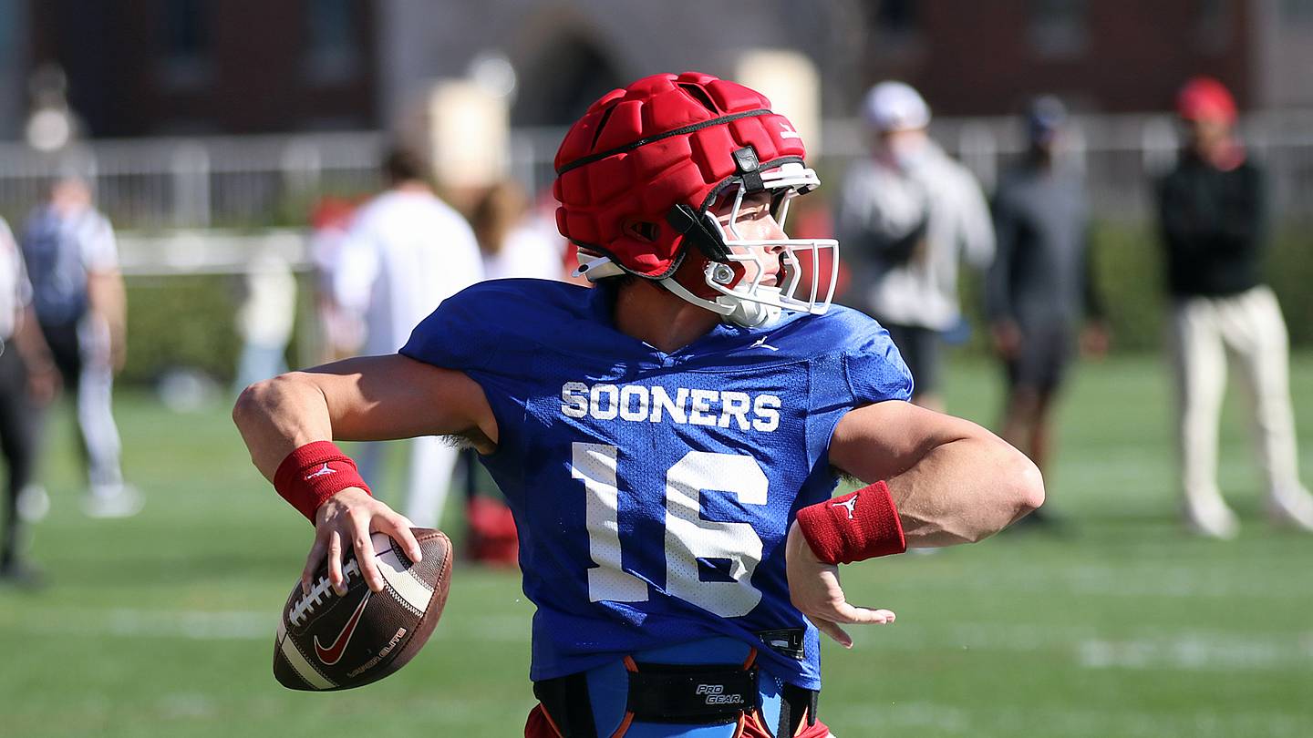 Former Oklahoma Quarterback Lands at Pittsburgh
