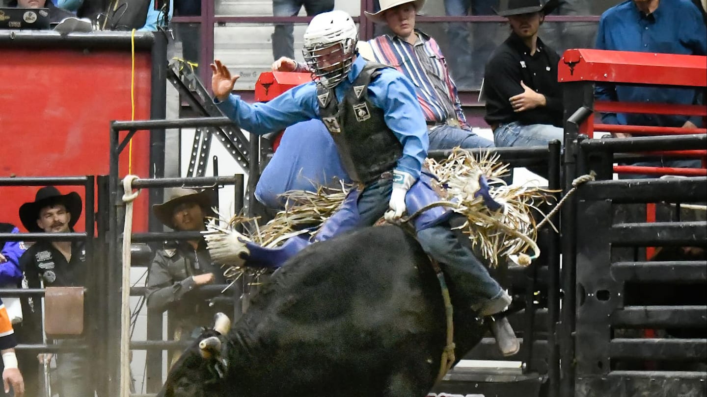 Bull Rider Hopes to Build Momentum With Back-To-Back Badlands Circuit ...
