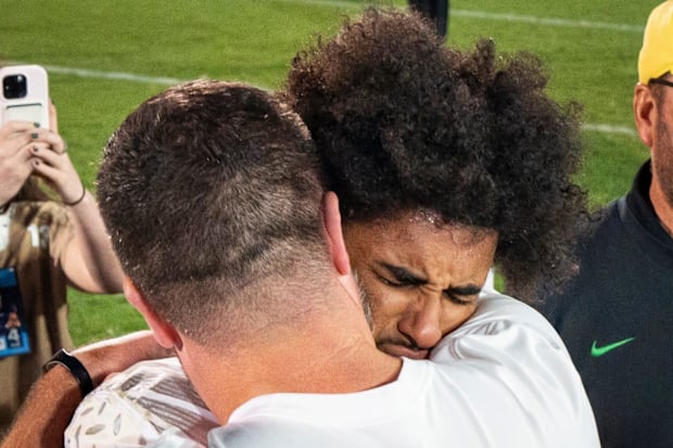 Oregon Dan Lanning's Special Moment With Wife, Son, AD After Beating ...