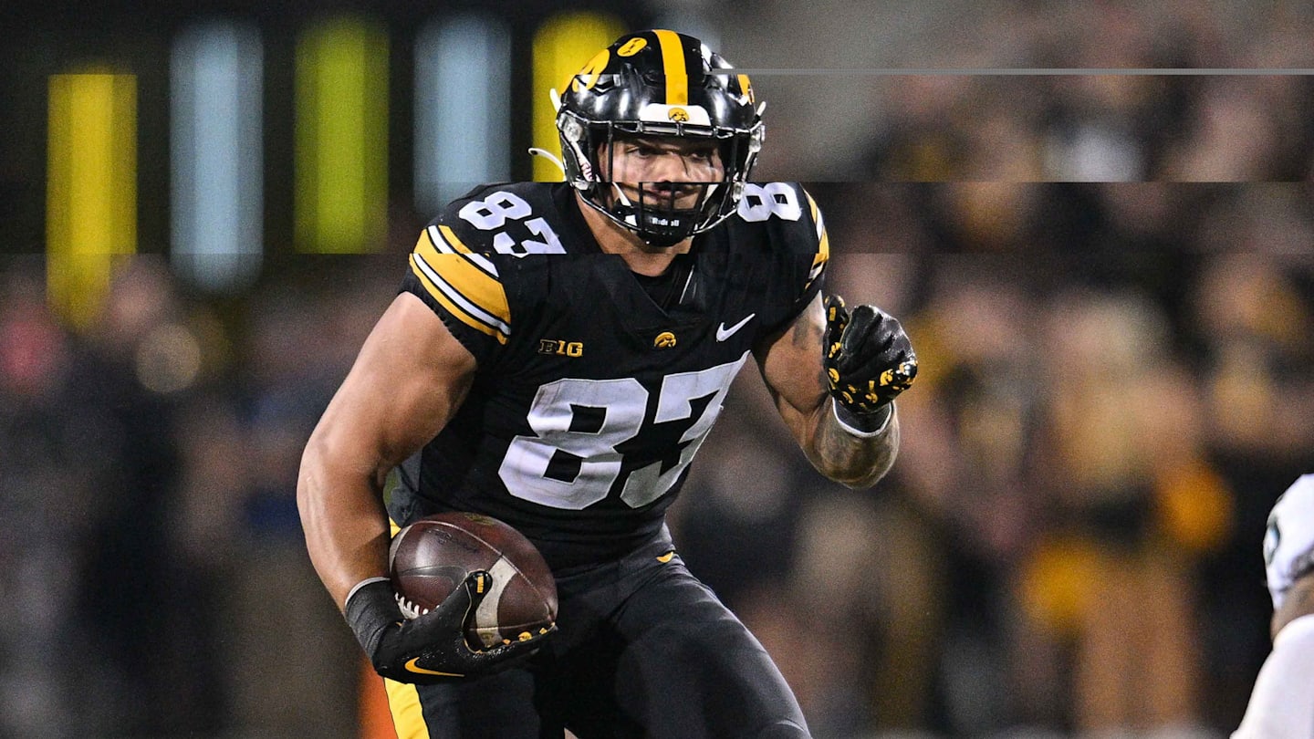 Former Iowa Hawkeyes Star Receives Brutal Injury News