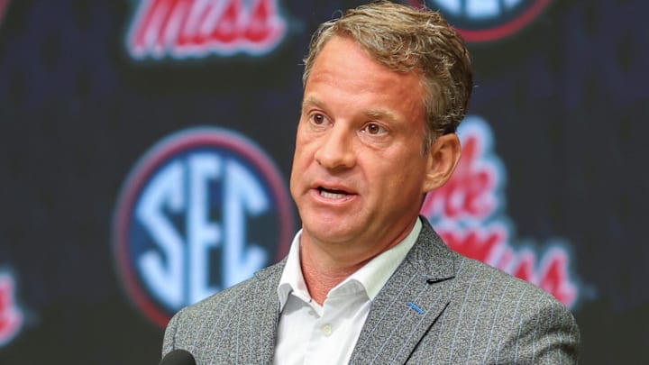 Lane Kiffin shares sweet moment with reconciled wife Layla before Ole ...