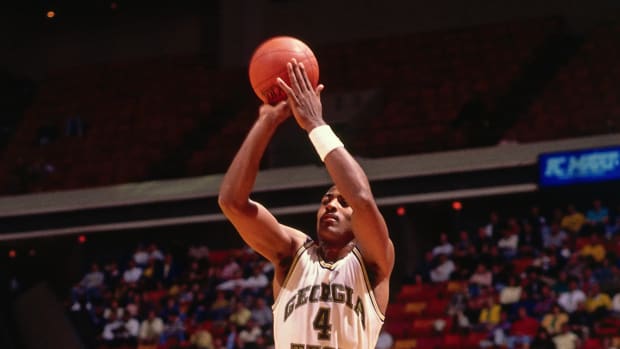 Georgia Tech Basketball Retires #4 In Honor of Dennis "3-D" Scott