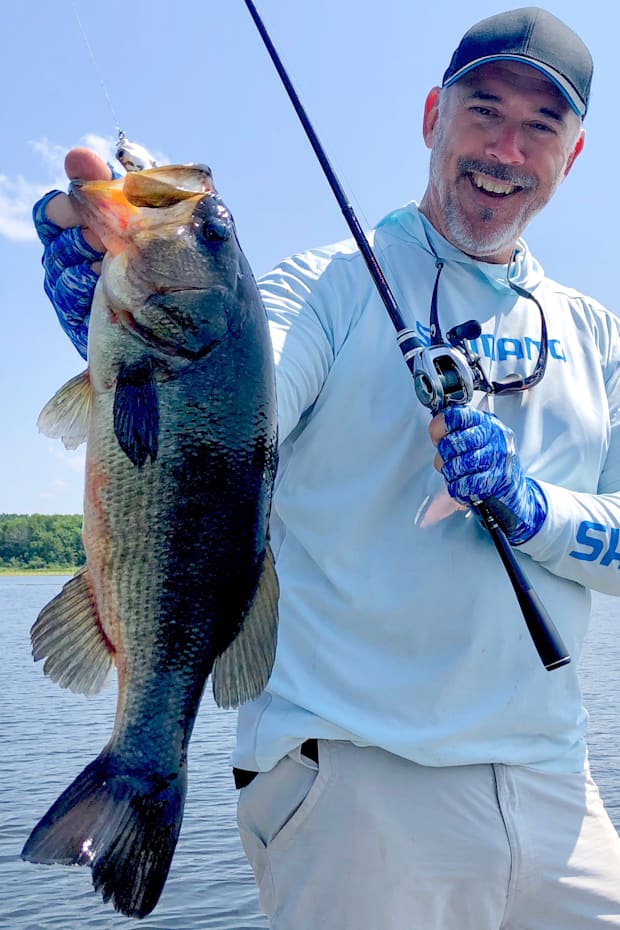 Frog Fishing for Bass in Summer Slop – Best Frog Lures and Tips