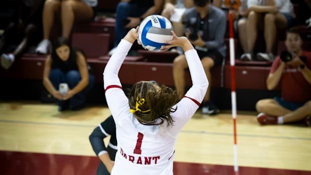 Photo Gallery: UCF Volleyball Scores Win at Alabama