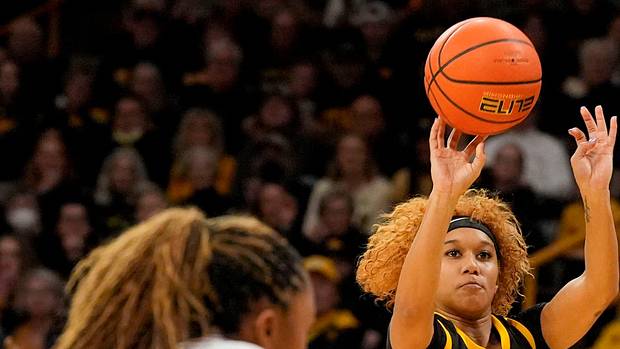 Iowa Women's Basketball Loses Transfer Guard to Big Ten Opponent