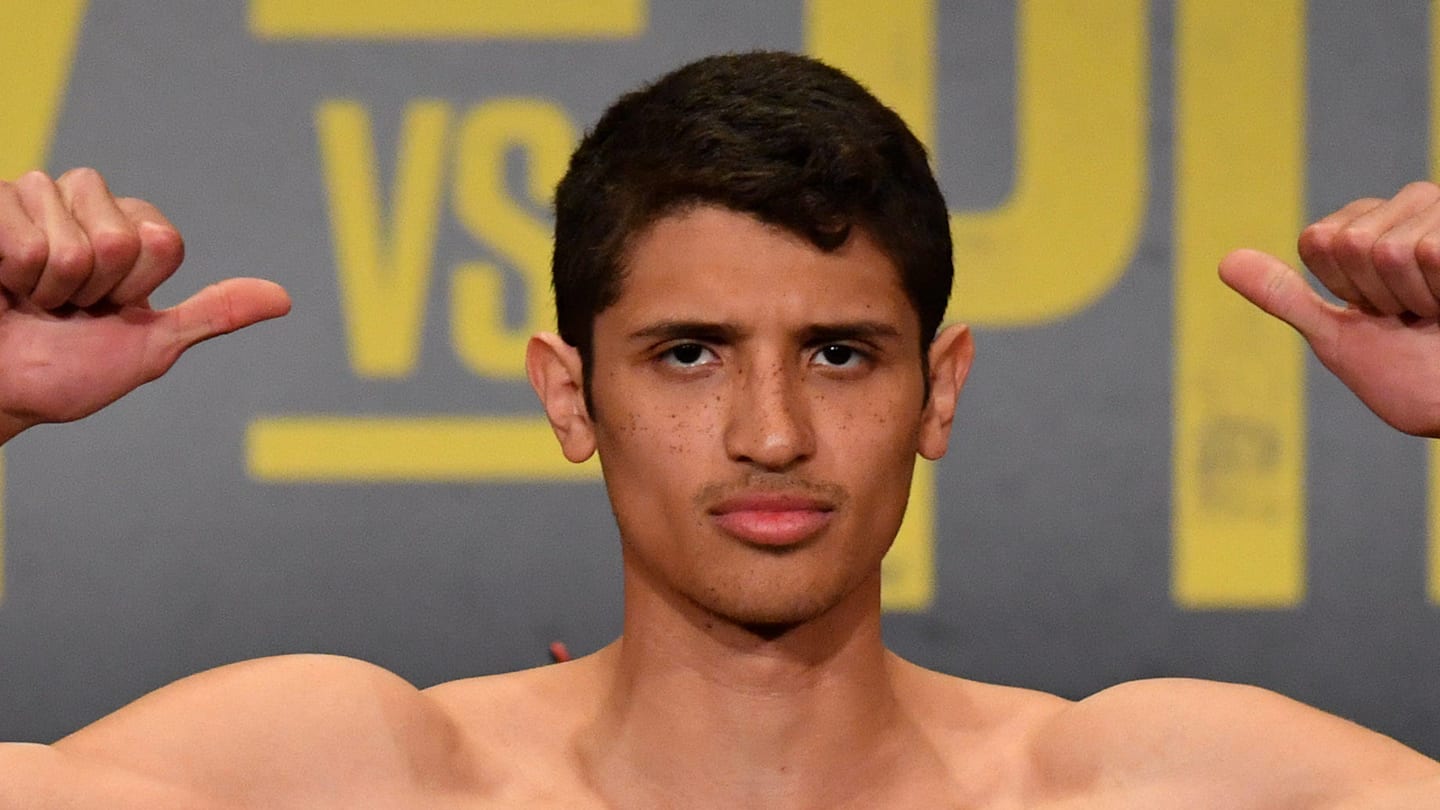 Sebastian Fundora vs Keith Thurman Gets New Date On Boxing Legend's ...