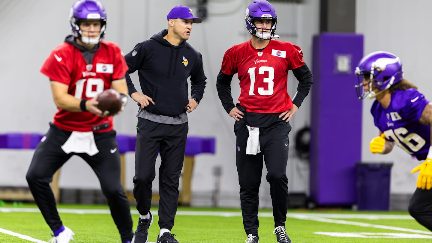 Vikings sign quarterback Daniel Jones to 53-man roster ahead of playoffs