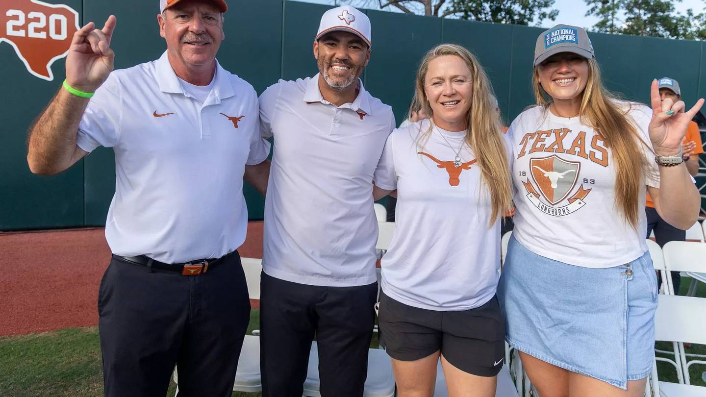 NFCA Reveals College Softball Coaching Staff of the Year