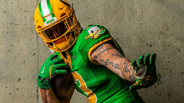 Oregon Ducks' Throwback Uniforms vs. Maryland In Autzen Stadium
