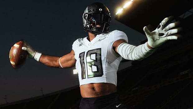 Ranking Best Week 5 Uniforms As Oregon Steals Show With Glow In The ...