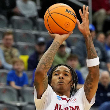 Who is Florida Gators’ 7-Foot-9 Freshman Center Olivier Rioux?