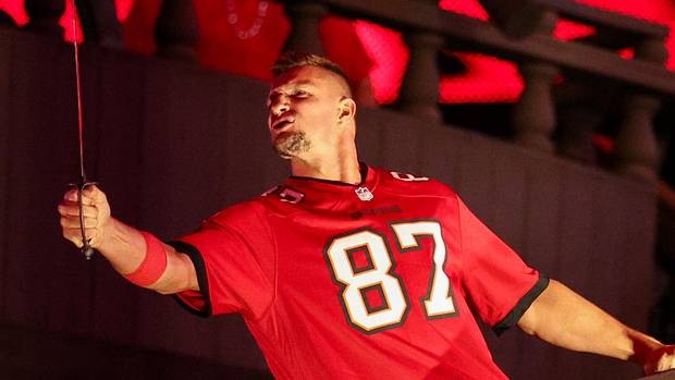 SHOCKING NEWS: Buccaneers Super Bowl champion Rob Gronkowski shocks NFL ...