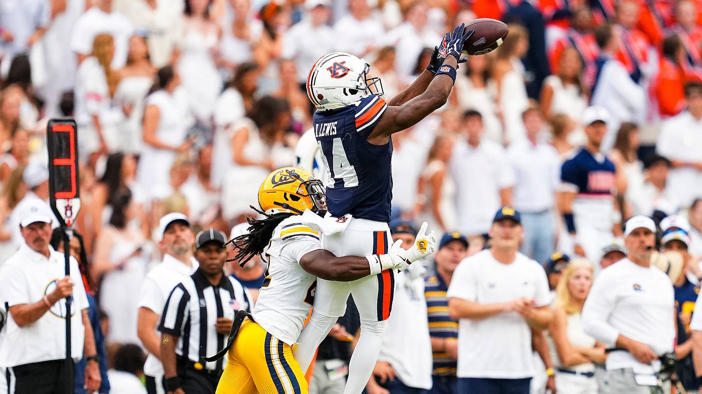 Auburn Tigers WR Robert Lewis Reveals Key to Upsetting Georgia Bulldogs