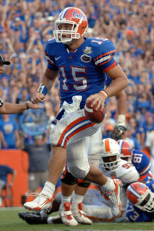 Florida Gators legend Tim Tebow looks more jacked now than quarterback ...