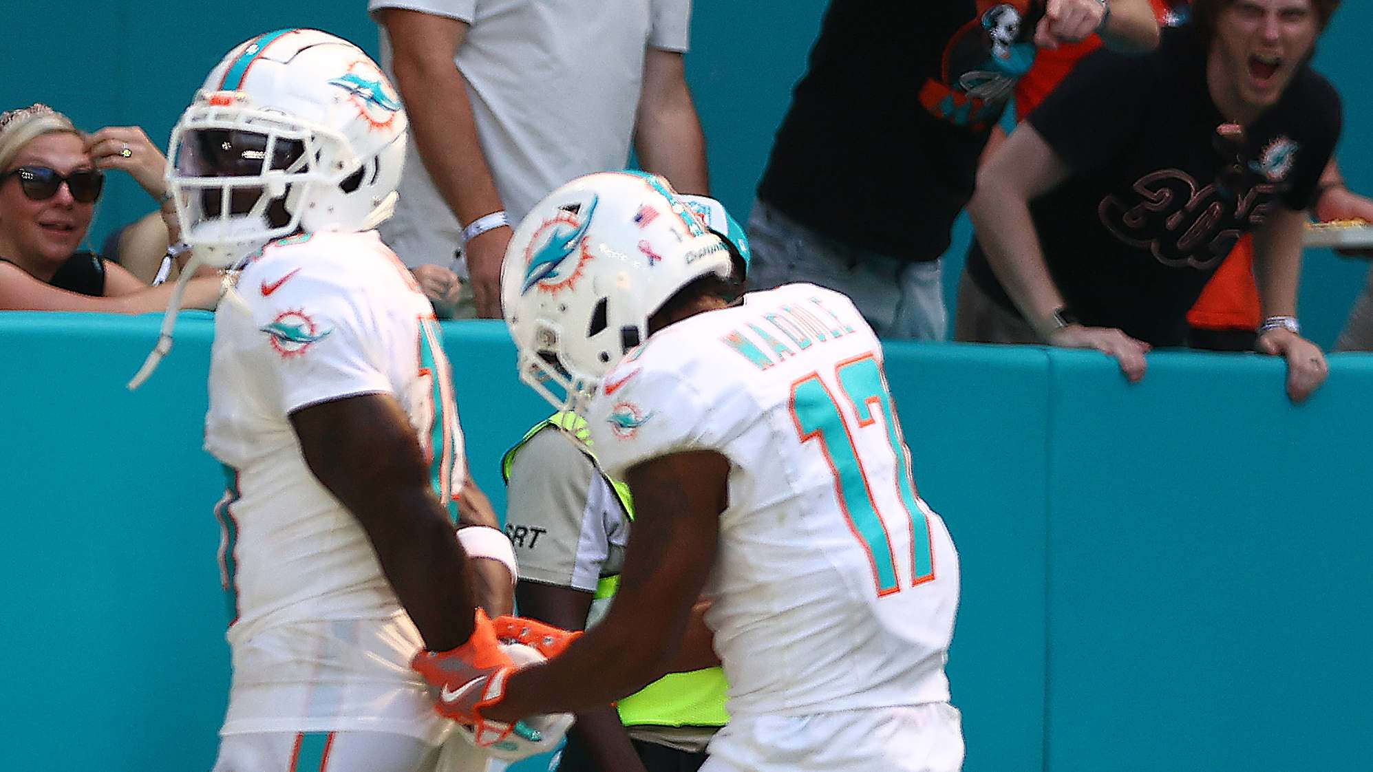 Fan angle of Tyreek Hill handcuff touchdown celebration is incredible