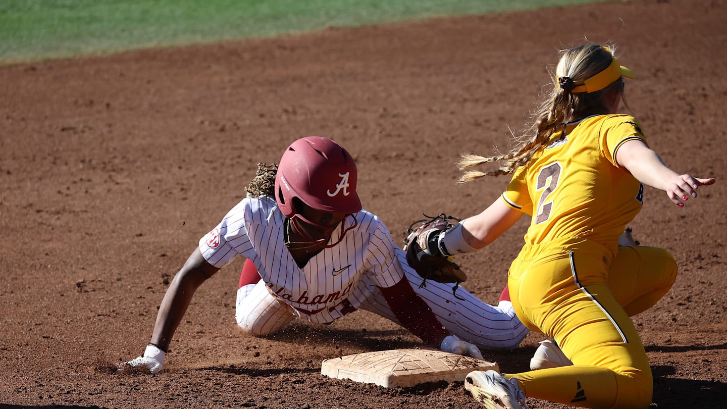 Alabama Freshman Sets New Record In Crimson Tide's Run Rule Victory