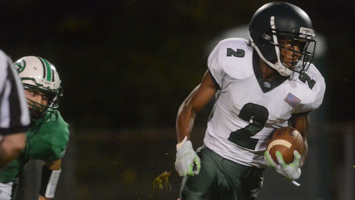 Connecticut high school football team snaps 29-game losing streak