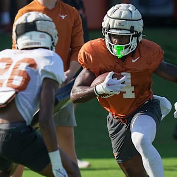 DeMarvion Overshown Narrates Texas Longhorns vs. Ohio State Buckeyes ...