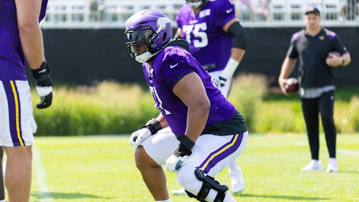 Darrisaw, Smith 'will likely rotate on and off' the field Sunday ...