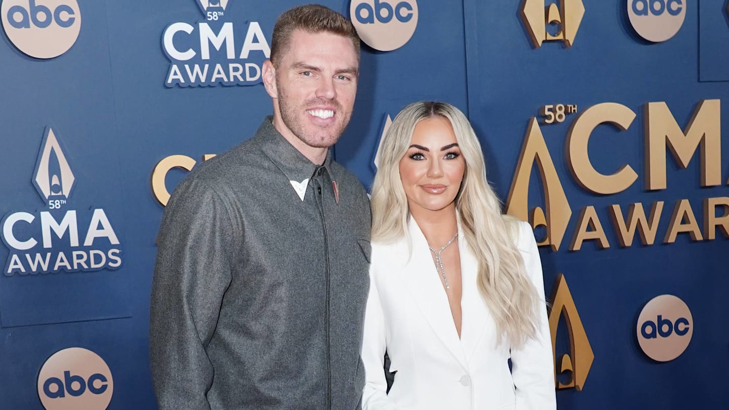 Freddie Freeman's wife Chelsea stuns in 'girls night out' fit before ...