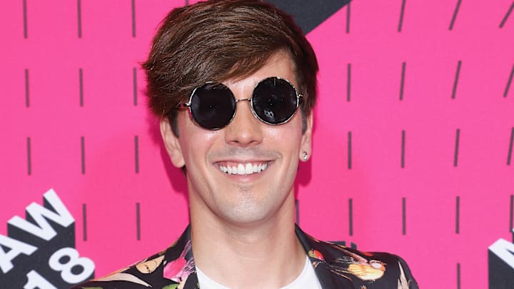 Roger González le declara su amor a un compañero en vivo