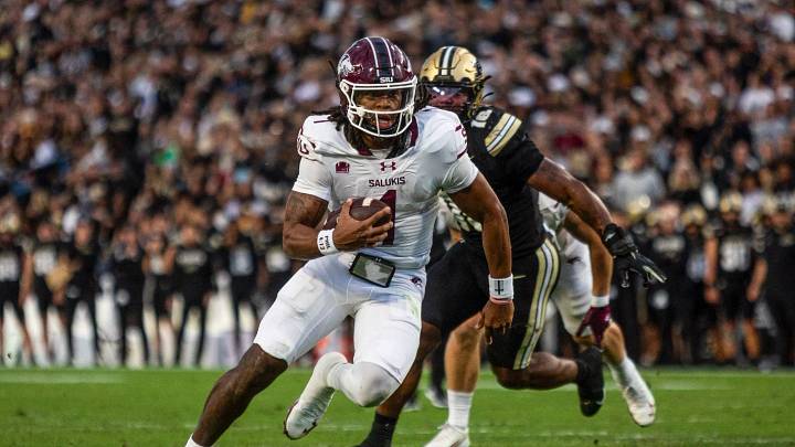 DJ Williams Emerging As Walter Payton Award Contender For Southern Illinois