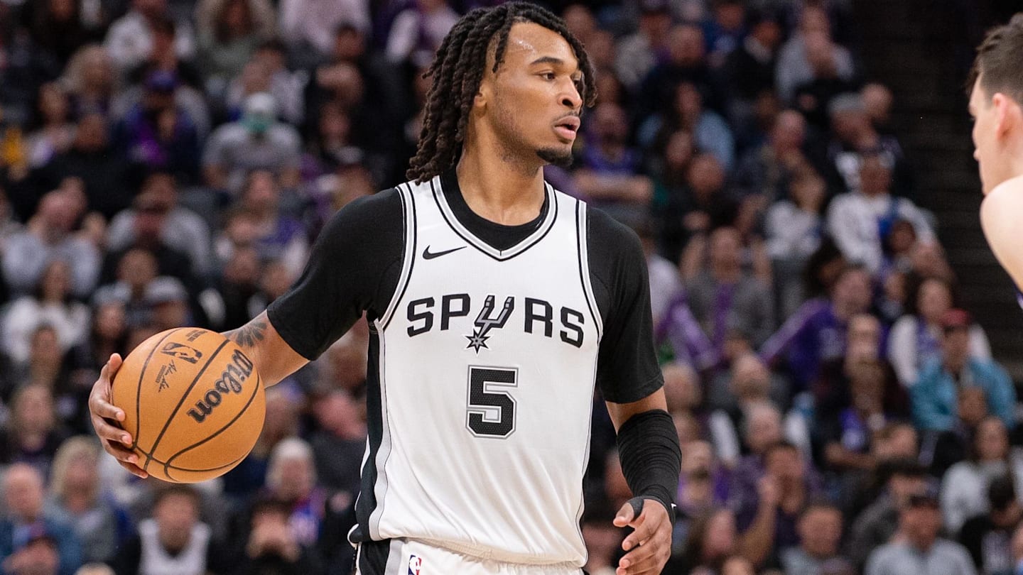 Former UConn Huskies Star Wins NBA Rookie Of The Year Award