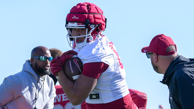 Razorbacks endure blow to defensive line depth for game against Auburn