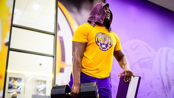LSU Football Defensive Lineman, Louisiana Native Turning Heads Early in ...