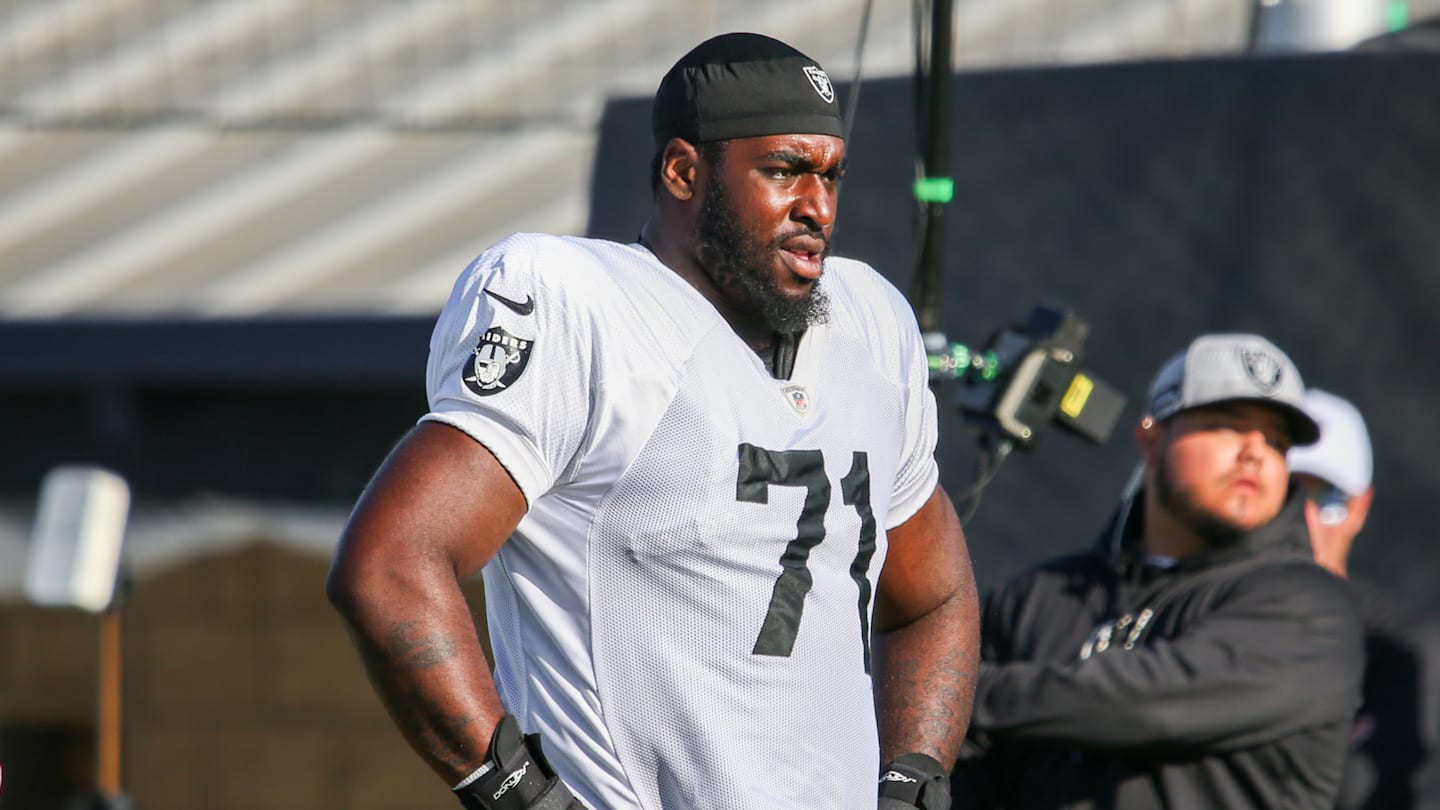 Las Vegas Raiders OT Delmar "DJ" Glaze from the Locker Room Pre-Los ...